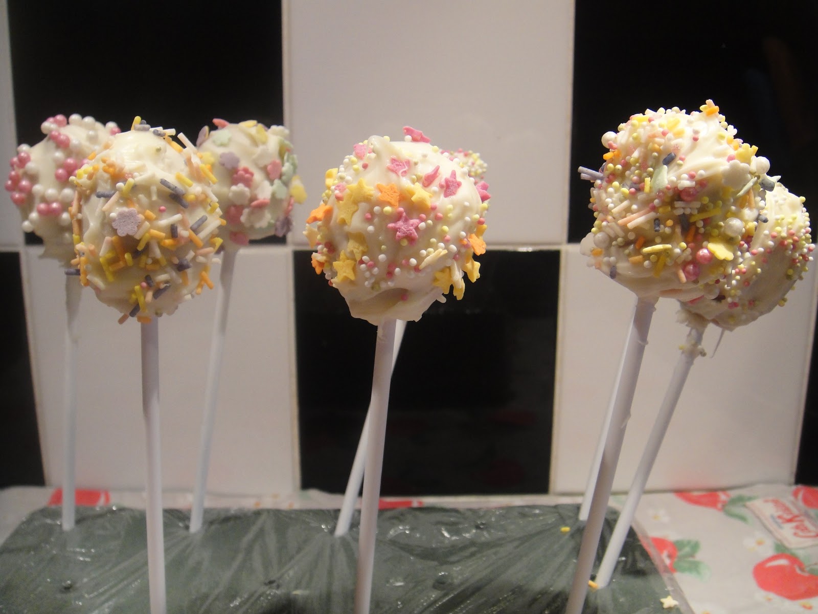 The more than occasional baker: Spring Cake Pops
