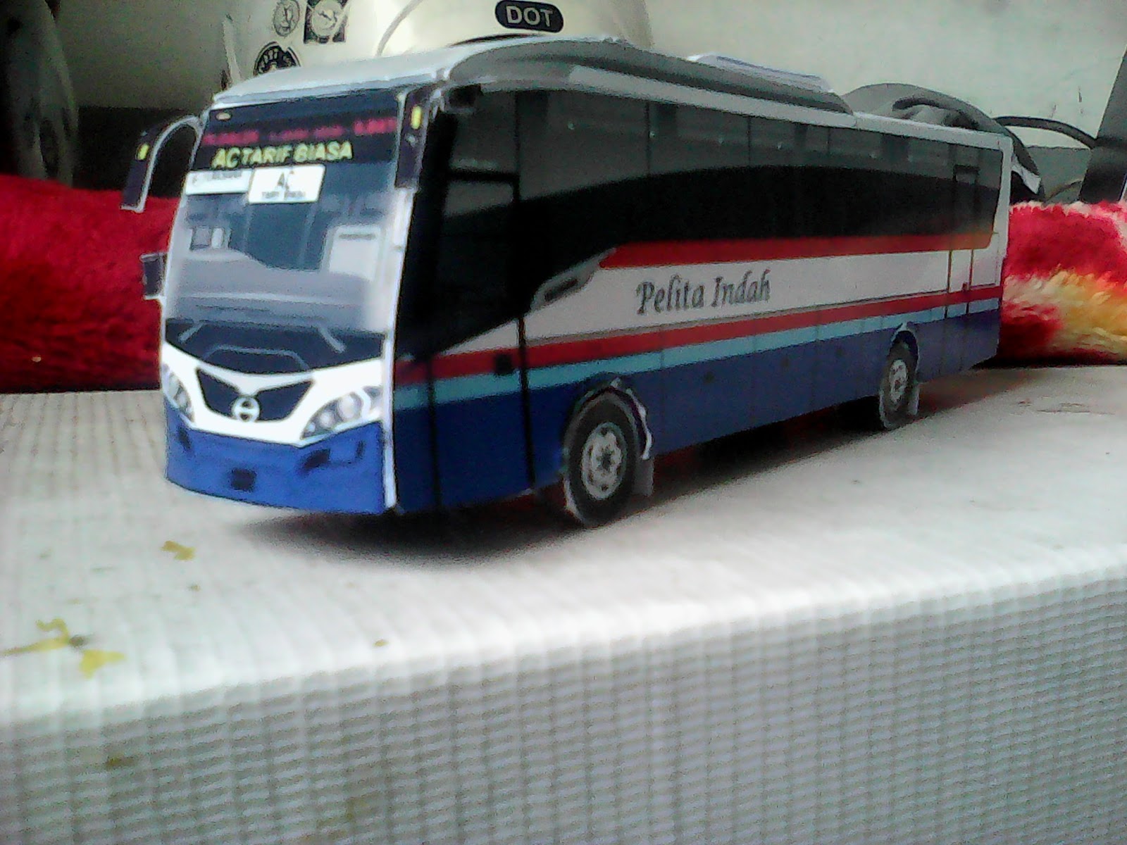 Haulin Indonesia dan Papercraft bus: Pola Papercraft Bus Discovery ...