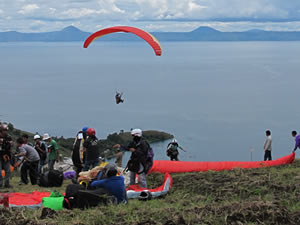 Paralayang Puncak Bogor: Paralayang Tandem Puncak Bogor