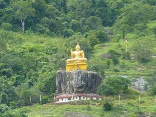 Le temple d'Aluvihara au Sri Lanka