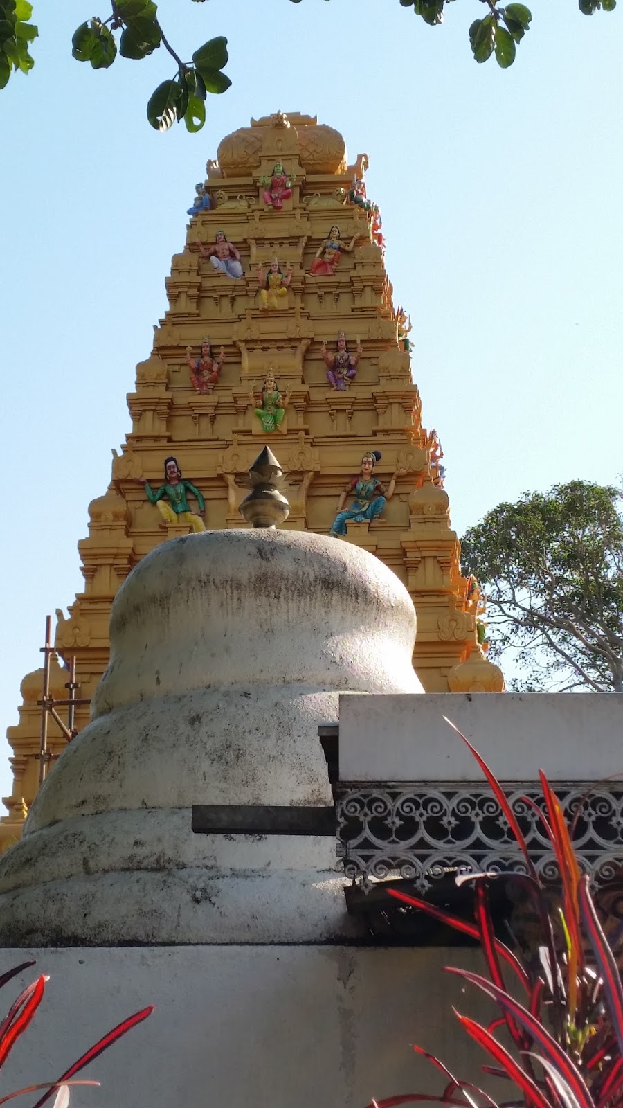 Hindu Temples of South Africa.: Mariammen temple Mt Edgecombe South Africa
