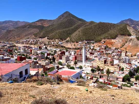 SENDERISMO EN EL RIF/RANDONNÉES DANS LE RIF: JEBHA Y SUS PLAYAS