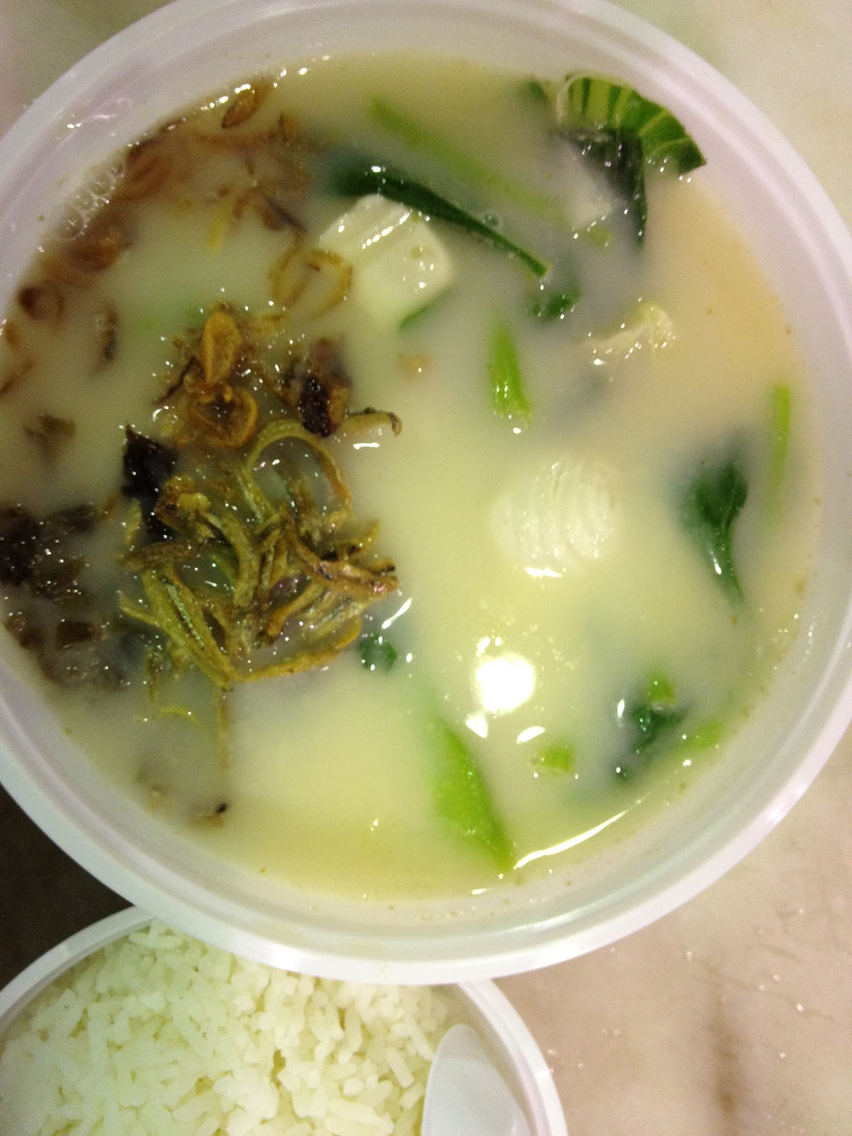 Sliced Fish Soup @ Lau Pa Sat - Prices in Singapore