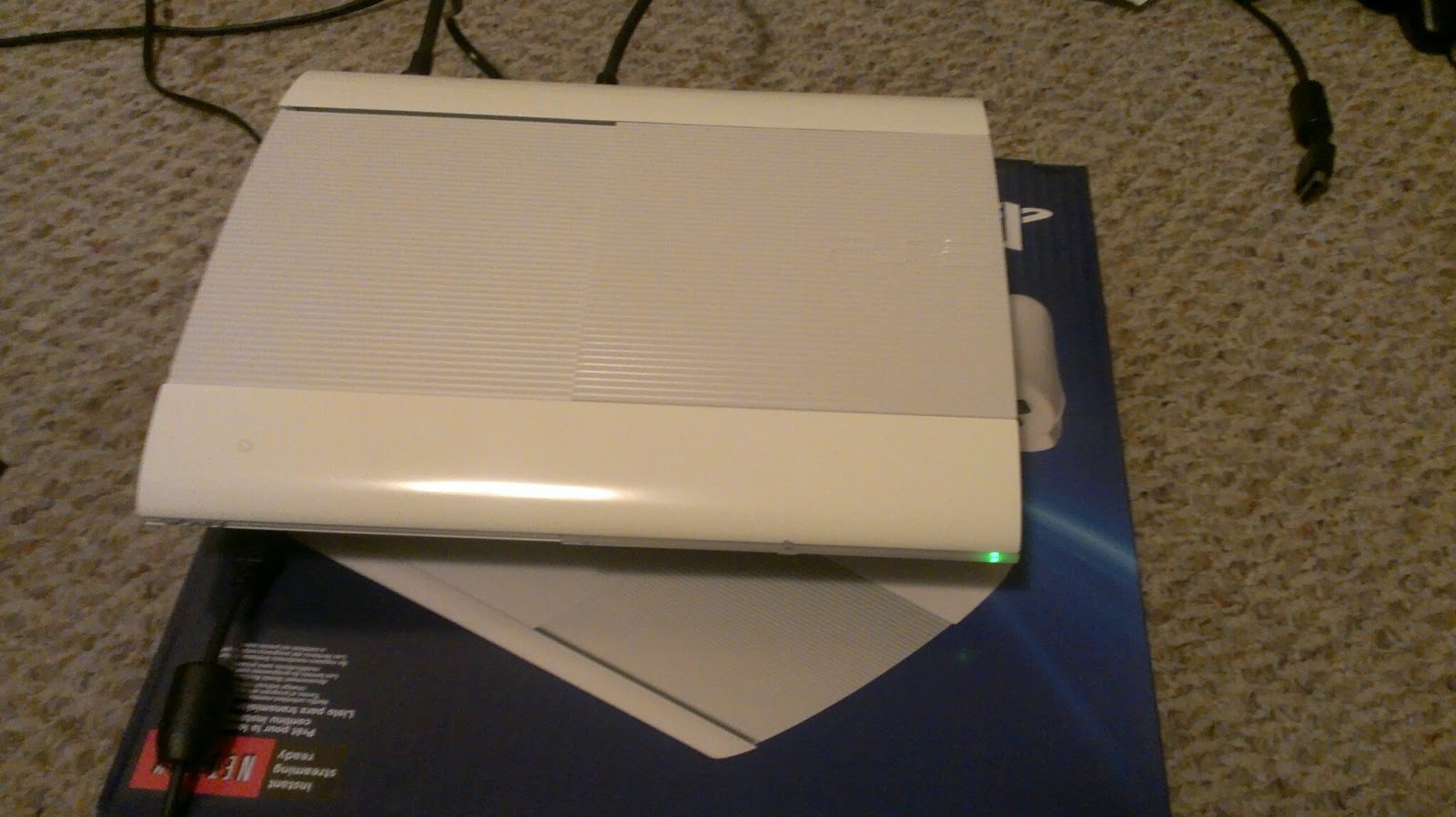 The Vaunted Gamer: New PS3! Checkout the Crystal White PS3.