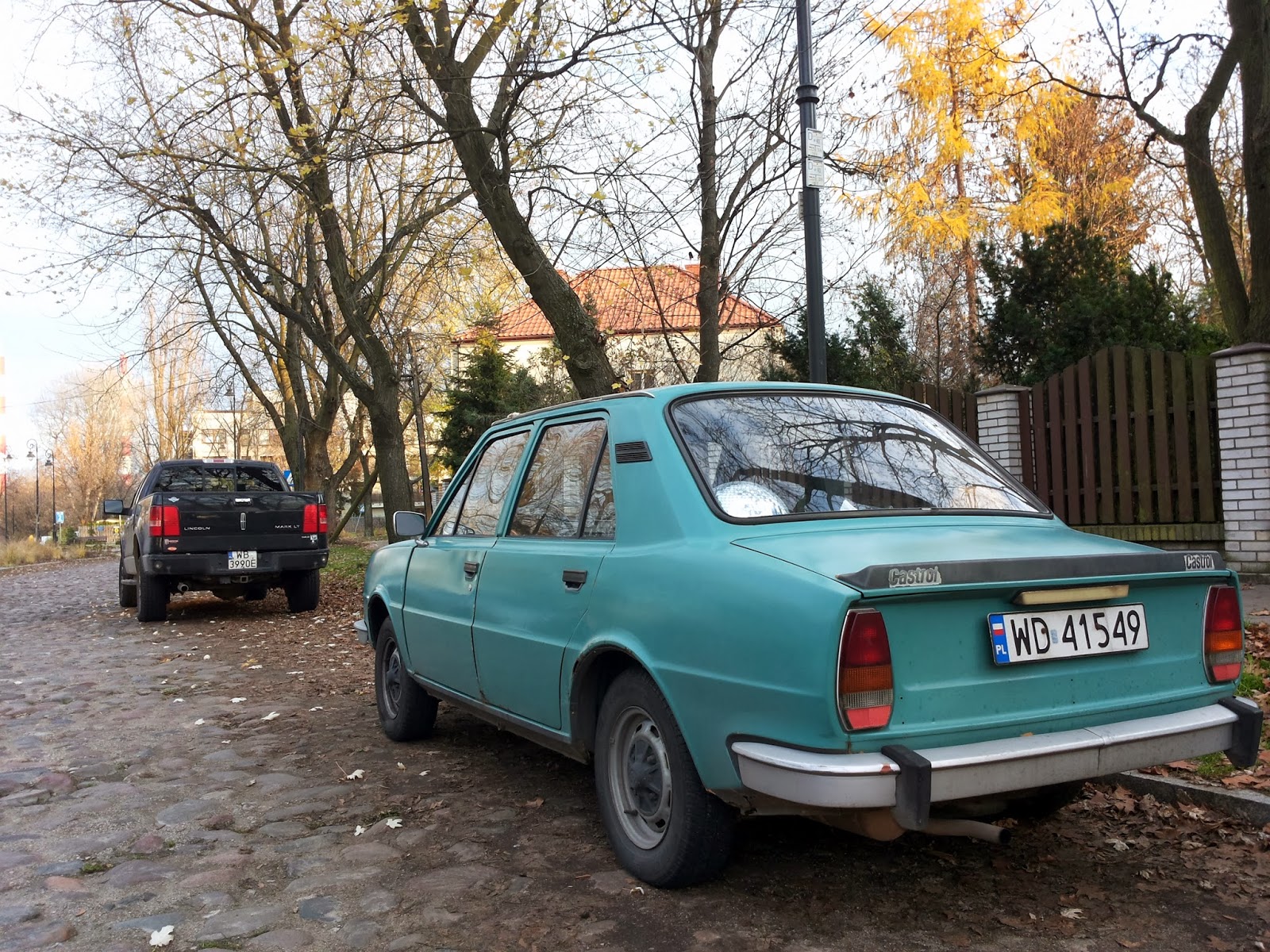 Old Parked Cars Warsaw: 1977 Skoda 105 S