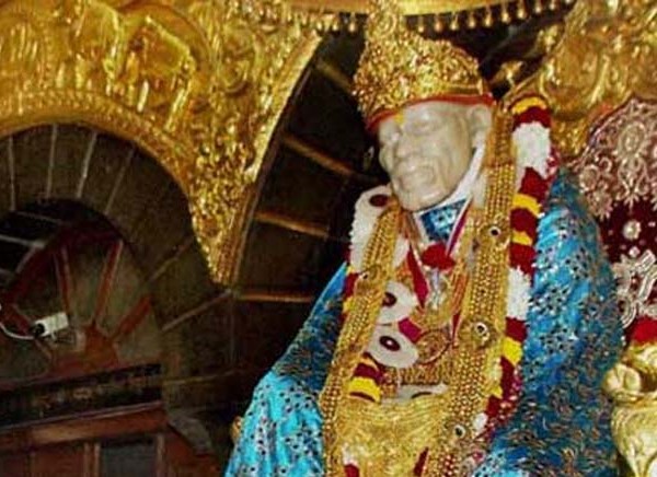 Australia-based Venkat Suhas Atluri donates gold crown to Saibaba shrine