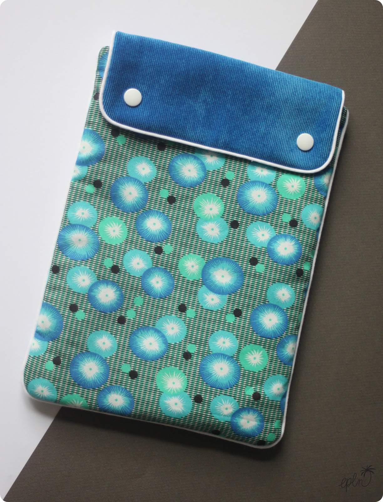 Et puis la neige elle est trop molle: Pochette(s) à tablette