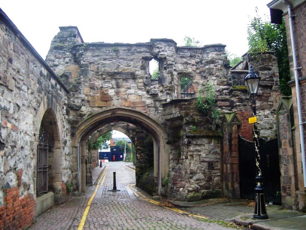 Liberal England: The Turret Gateway at Leicester Castle needs repair