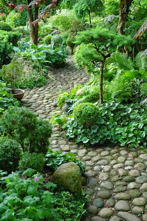 Casual Casa: Benefits and beauty of DIY stone garden paths