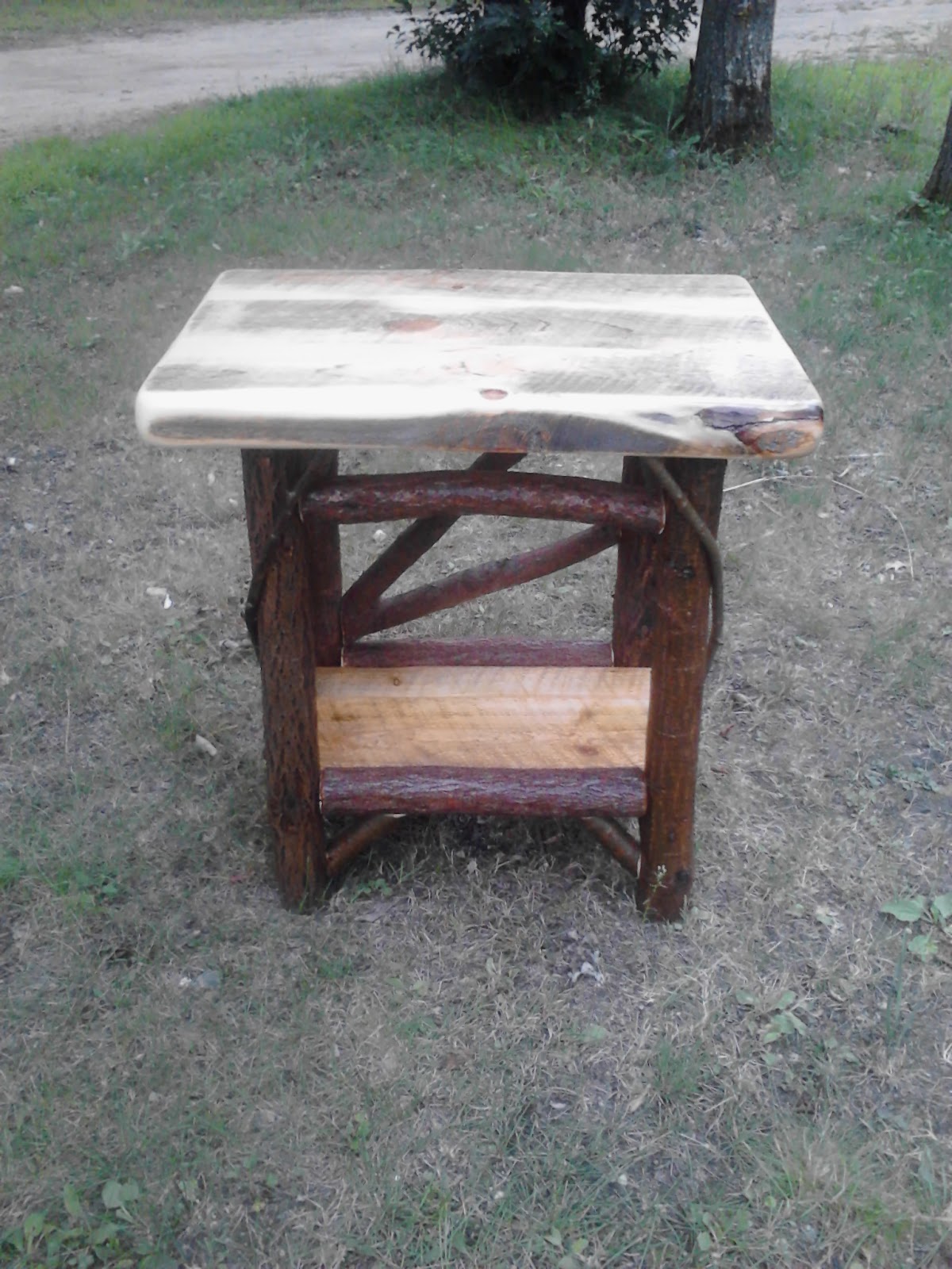 Crow Wing Country Furniture : Rough Sawn Pine Top. Willow Base