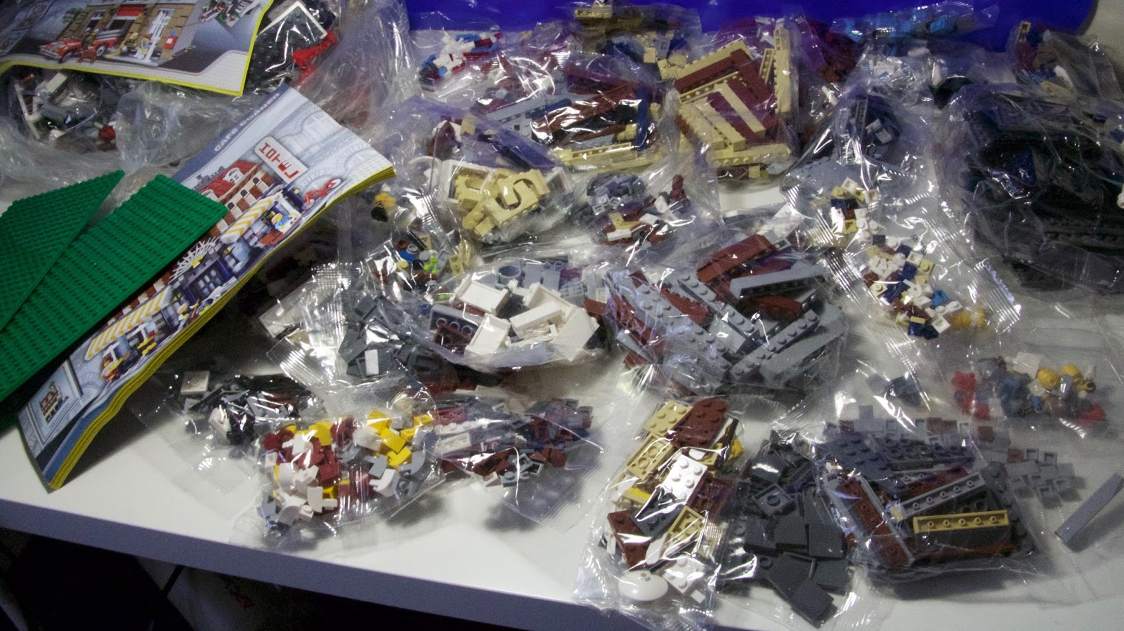 Just ordered my first modular lepin set and I’m wondering if they come ...