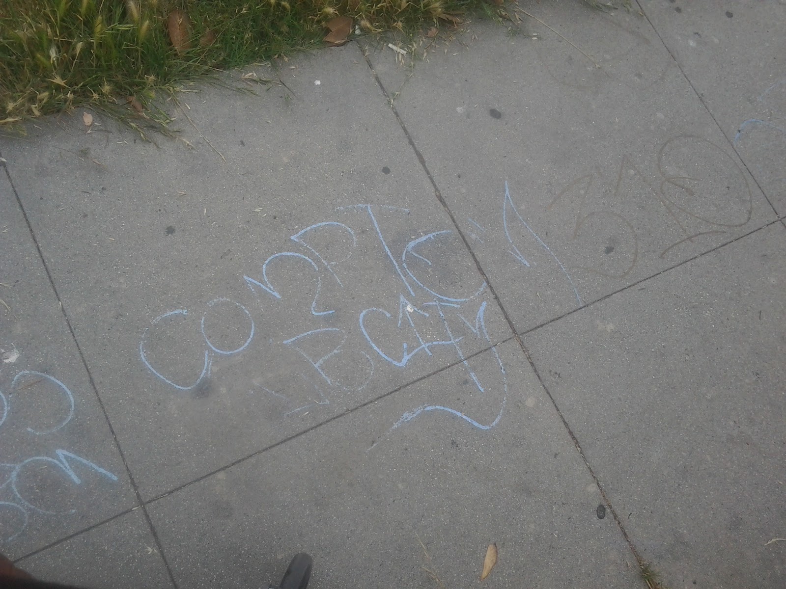 graffiti , murals & tagging : Compton ( tagging crews )