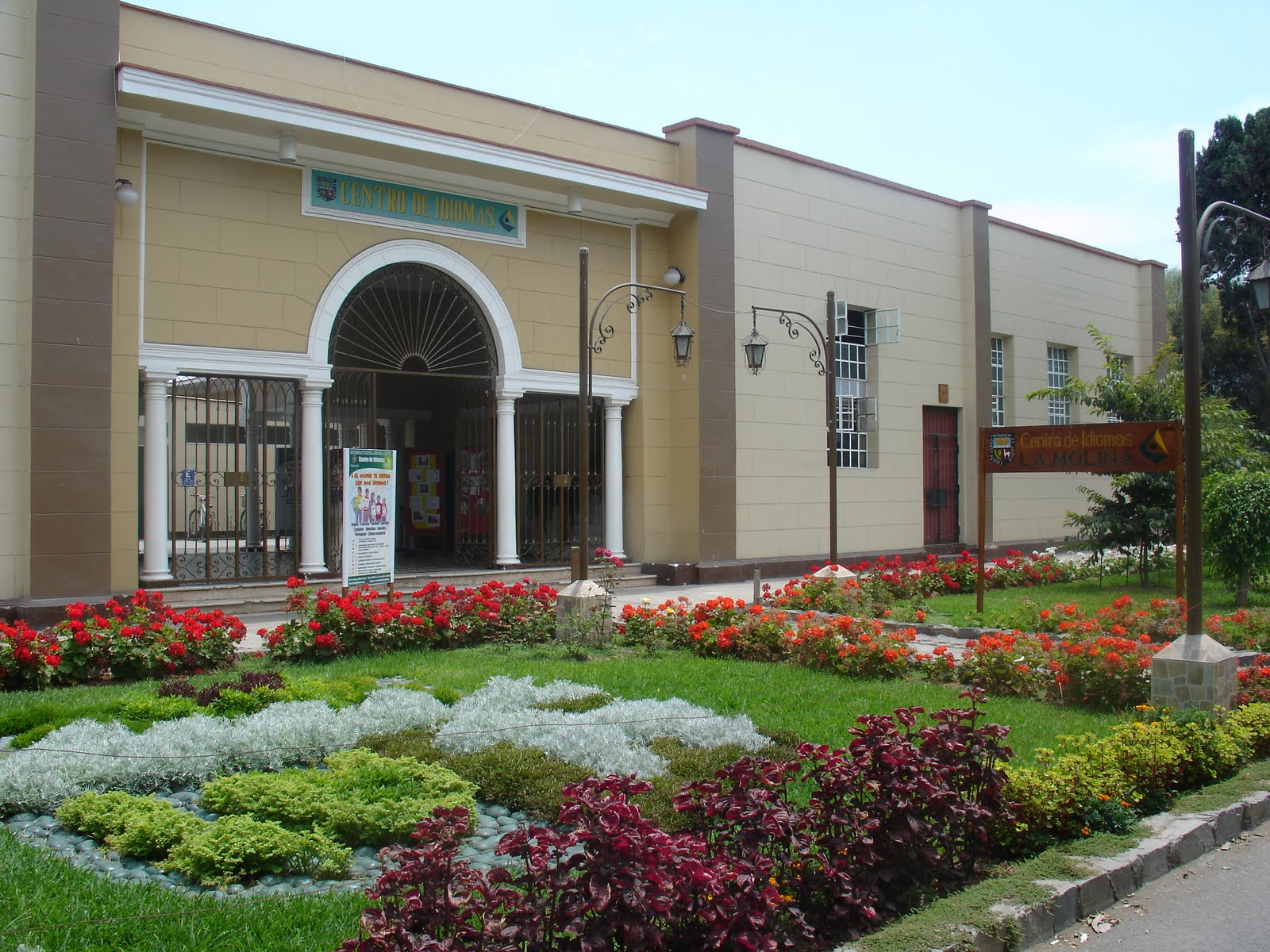 Centro de Idiomas de la Universidad Nacional Agraria La Molina: SPANISH ...