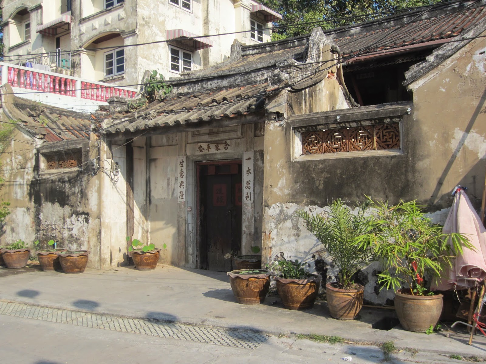 Religious and Cultural Diversity in Bangkok - Walking Through Thonburi