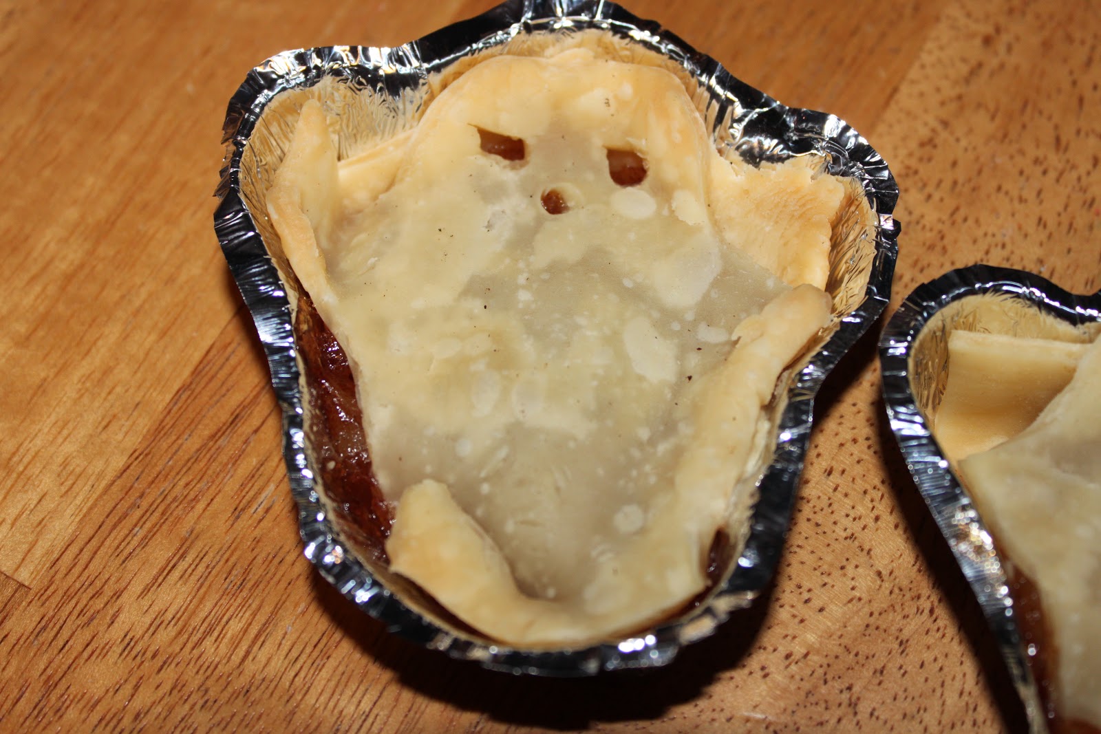 Susan's Disney Family: Fun and easy mini apple pie ghosts #Recipe