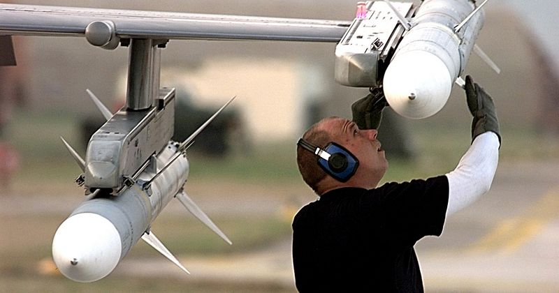 desarrollo defensa y tecnologia belica: Raytheon se adjudicó el contrato de soporte de ...