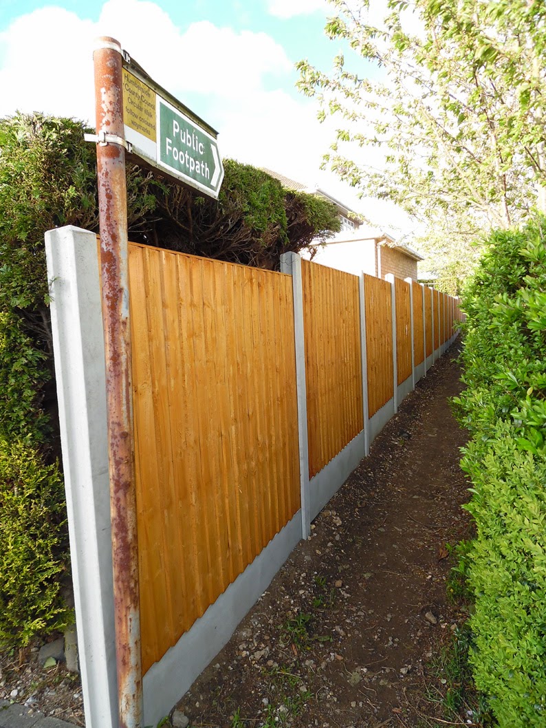 Nigel Fisher's Brigg Blog: BRIGG PUBLIC FOOTPATH IMPROVEMENTS