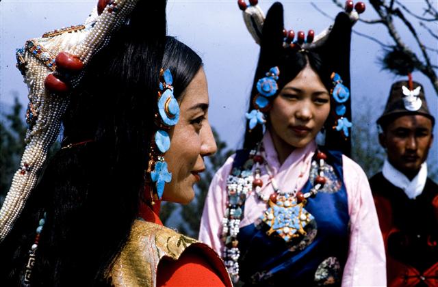 Hope Cooke and Crown Prince of Sikkim - Red Carpet Wedding