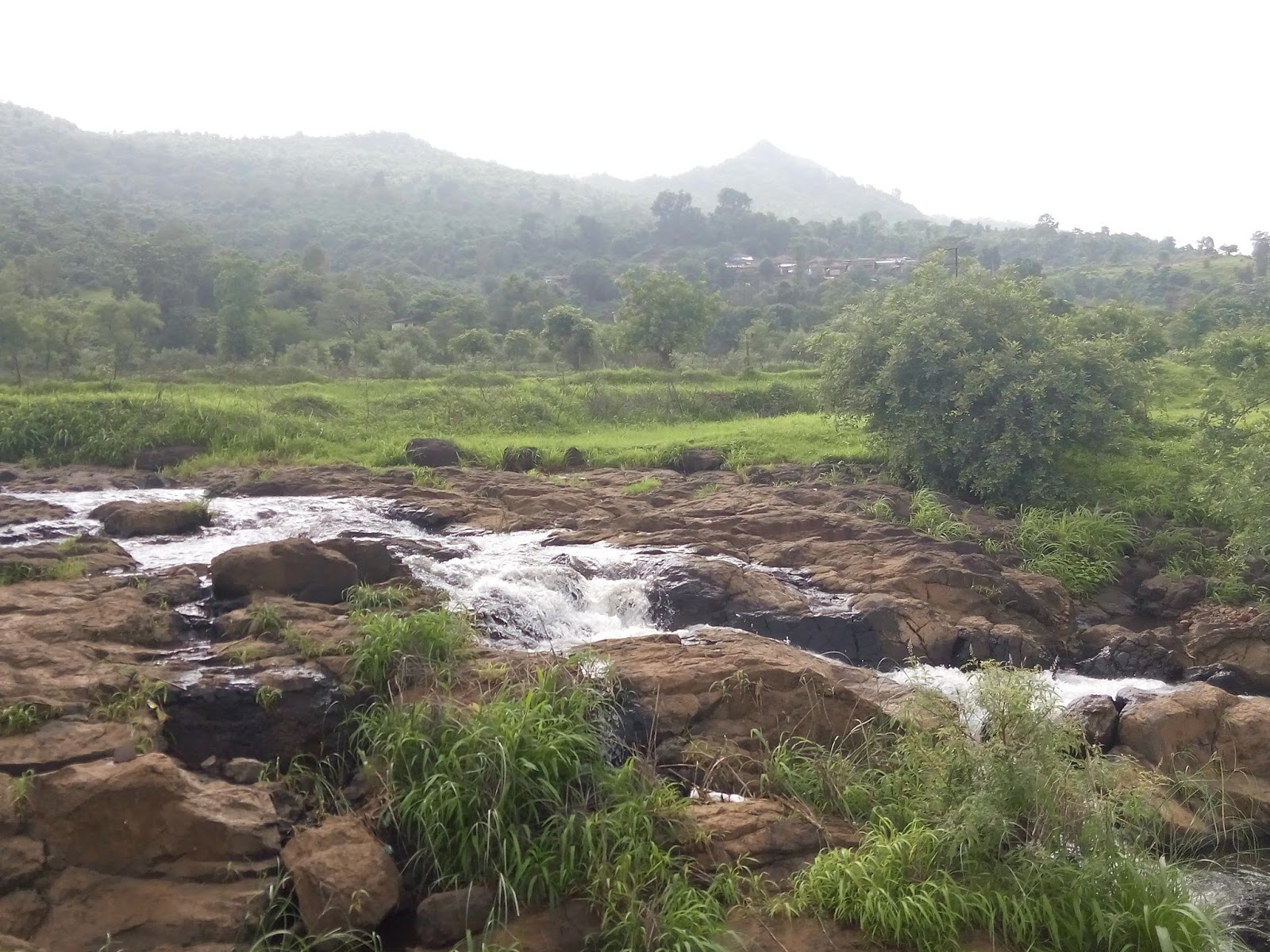 Palasdhari Waterfall at Palasdari near Karjat | The journey of a ...