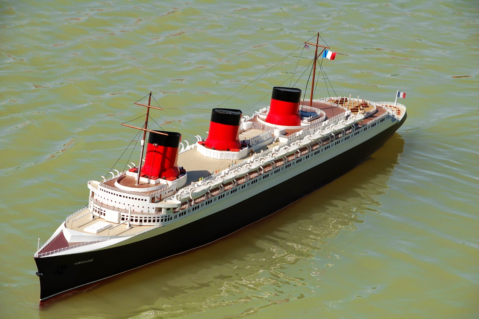 PAQUEBOTS / OCEAN LINERS: Paquebot NORMANDIE