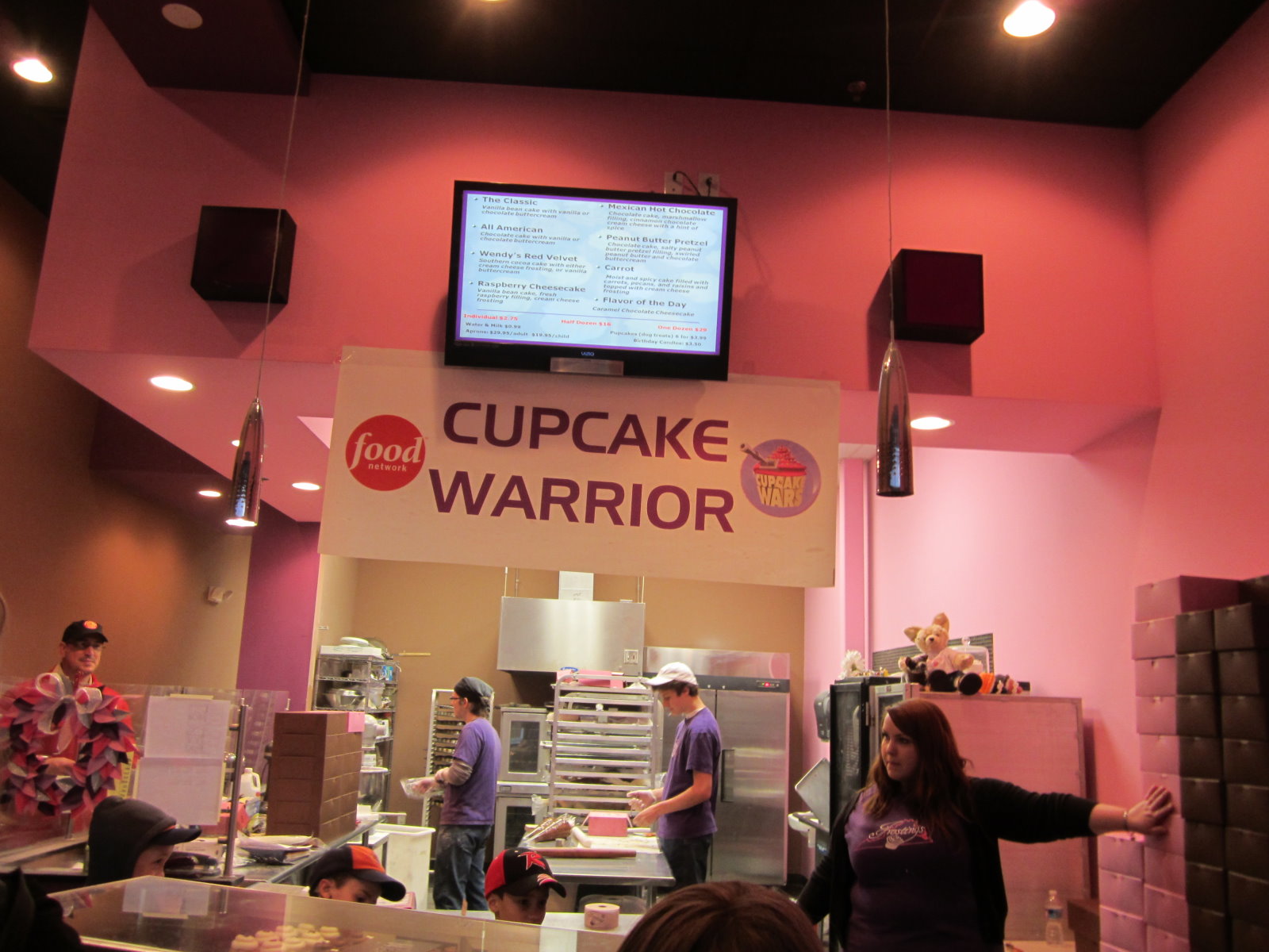 Missy Made It!: Cub Scouts Visits Frostings Cupcake Bakery.