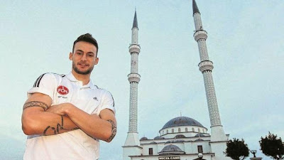 Phool aur Kankar: German Footballer Embraces Islam