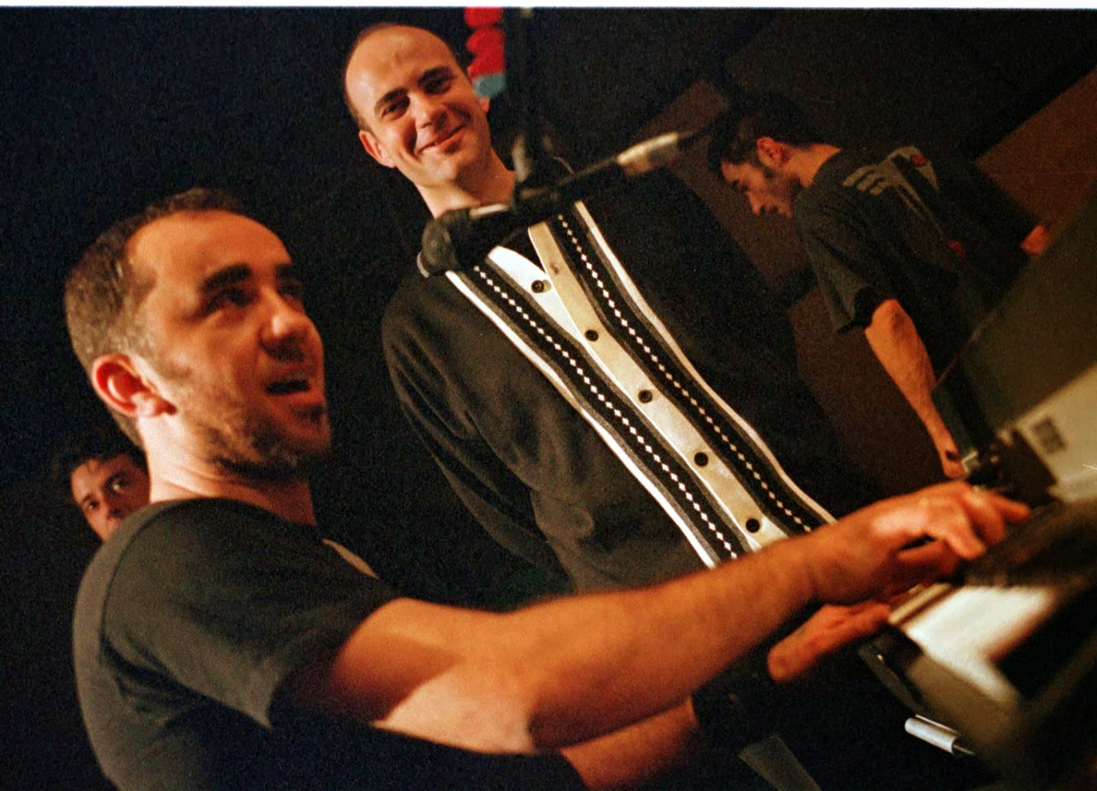 NOTICIAS Y EFEMERIDES MUSICALES Y DEL CINE: MUERE GERMÁN COPPINI ...