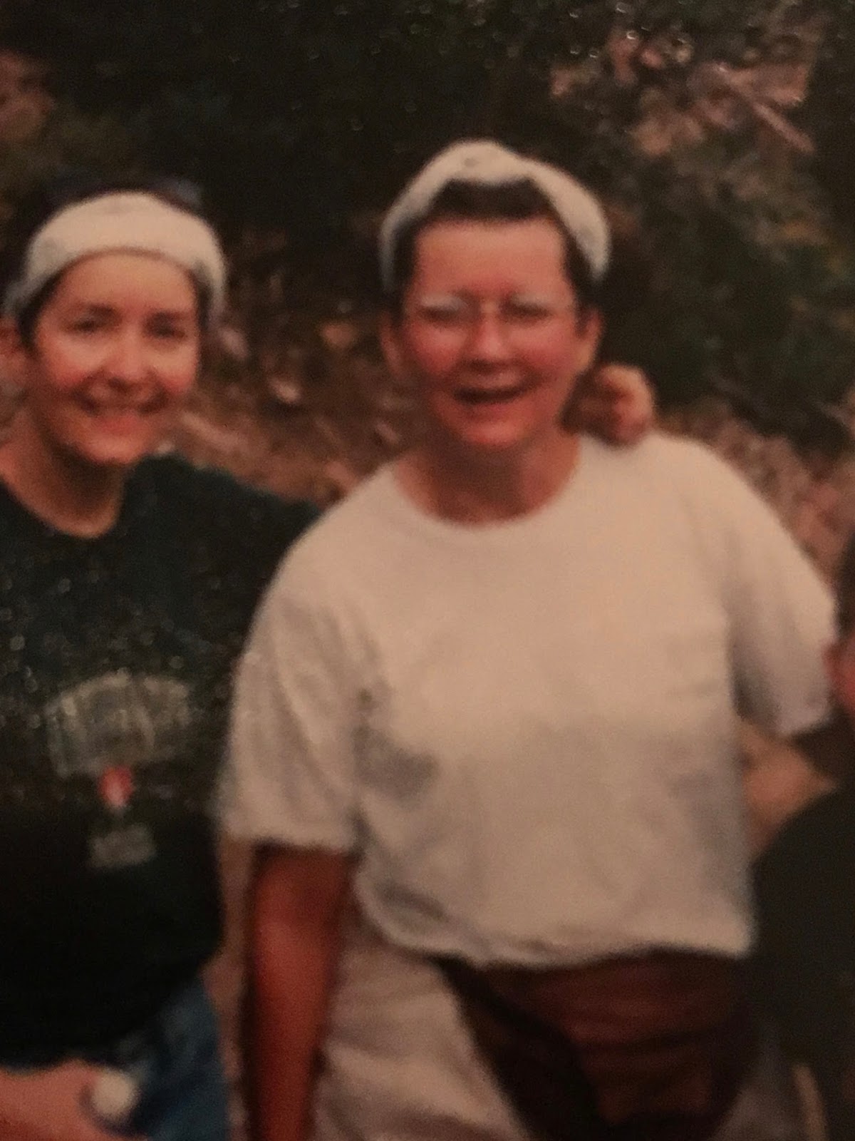 The Bagnote: Frowsy and Hair Woes