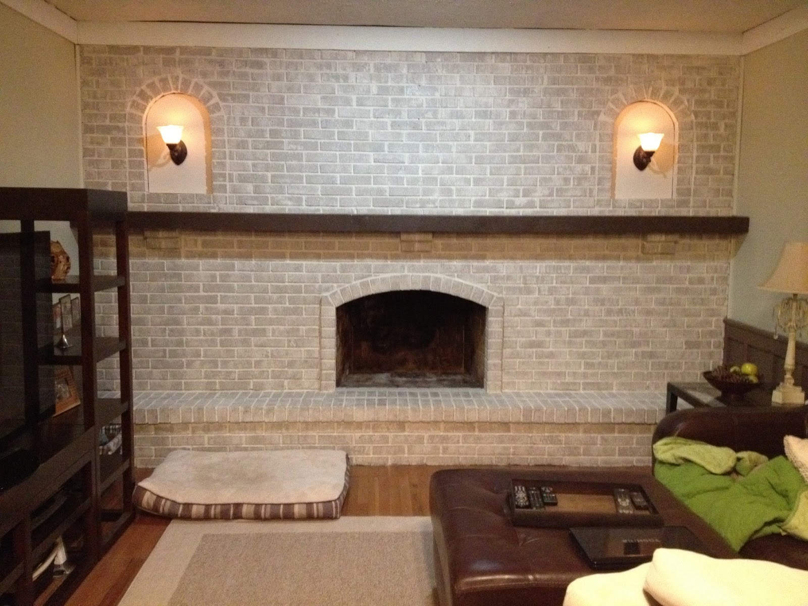 Livin' with Linds: 1970's Fireplace Makeover