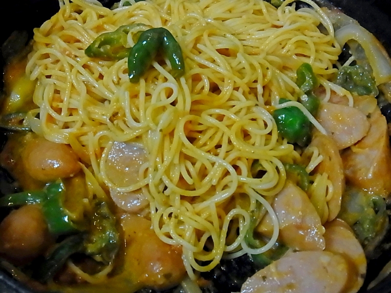 สปาเก็ตตี้นโปลิตัน (Spaghetti Neapolitan スパゲッティーナポリタン) - Nipponkitchen