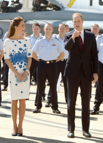 Kate Middleton Into Fighter Jet (PHOTOS)