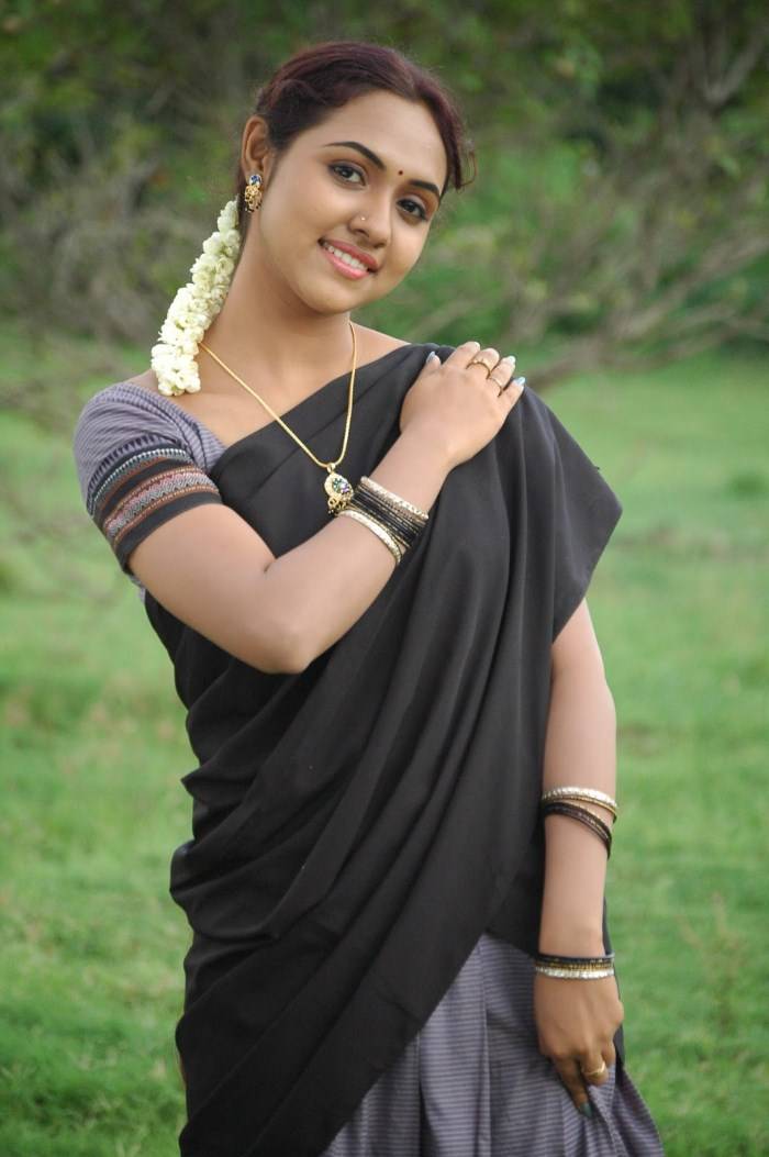 Hot Picsz: Actress Thamali Saree Photos