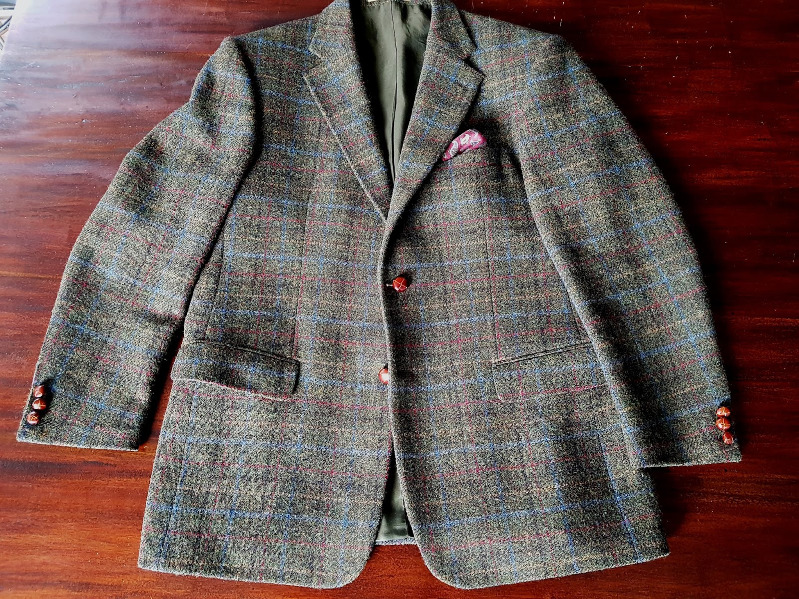 Landless Gentry: Close-Up: Vintage Harris Tweed in Green with Red, Gold ...