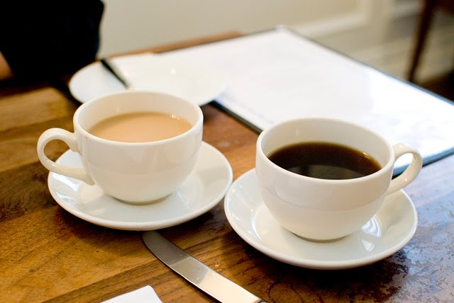 HEMISFERIO DERECHO: Dos cafés y una vida.