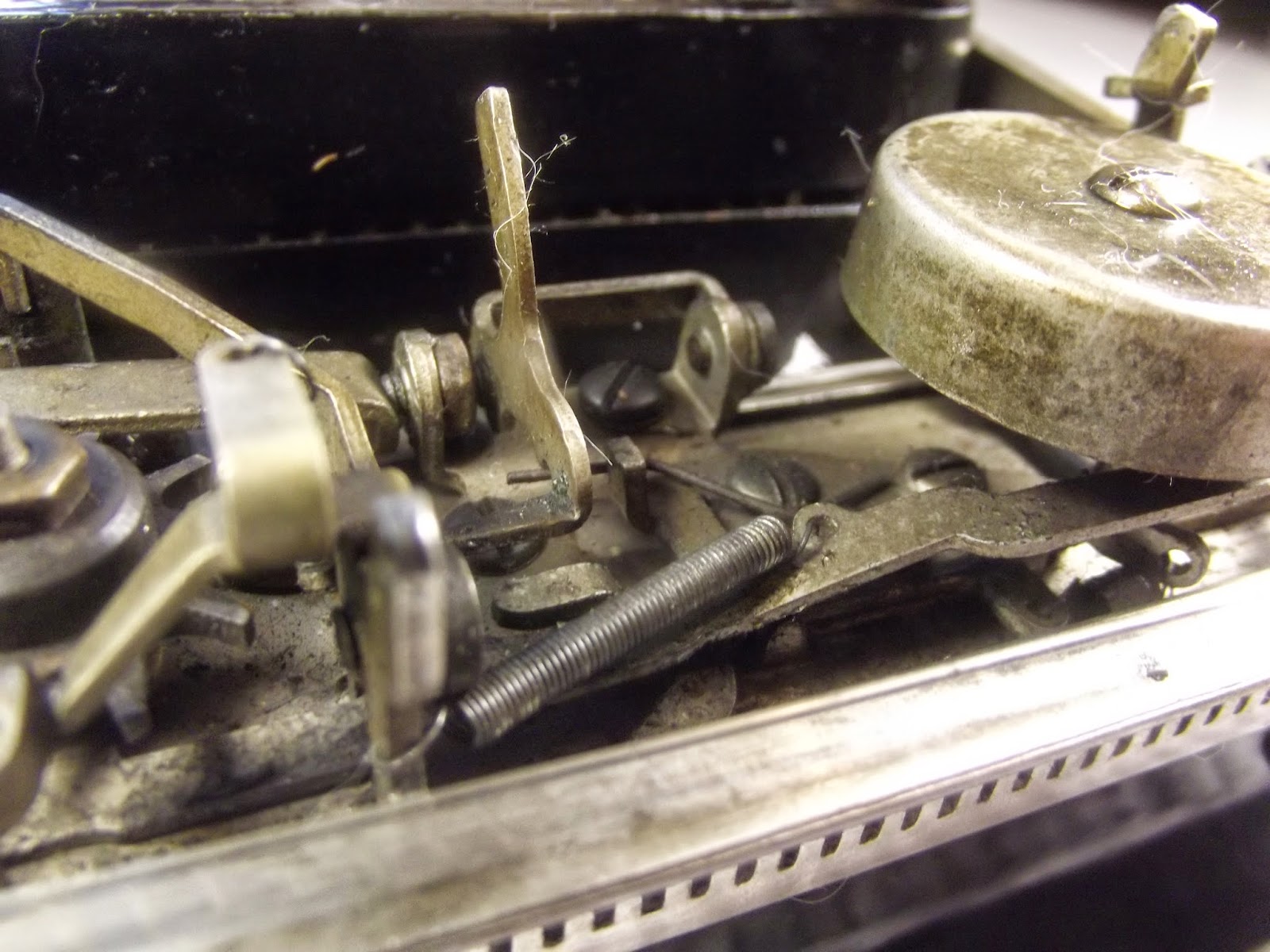 oz.Typewriter: Anatomy of a Fox No 1 Portable Typewriter