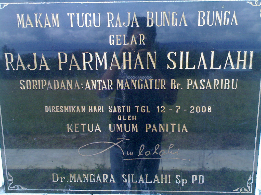 Beberapa Gambar Tugu Raja Bunga-Bunga (Raja Parmahan) di Balige, SUMUT ...