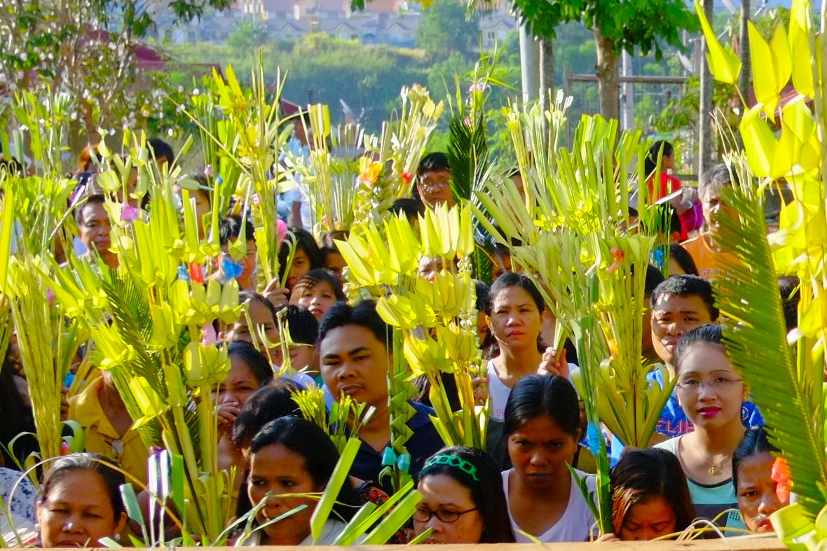 Litratista sa Daan: April 2014