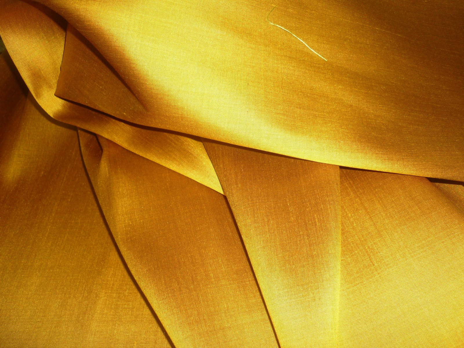 La Ruta de la Seda: SEDAS MODA