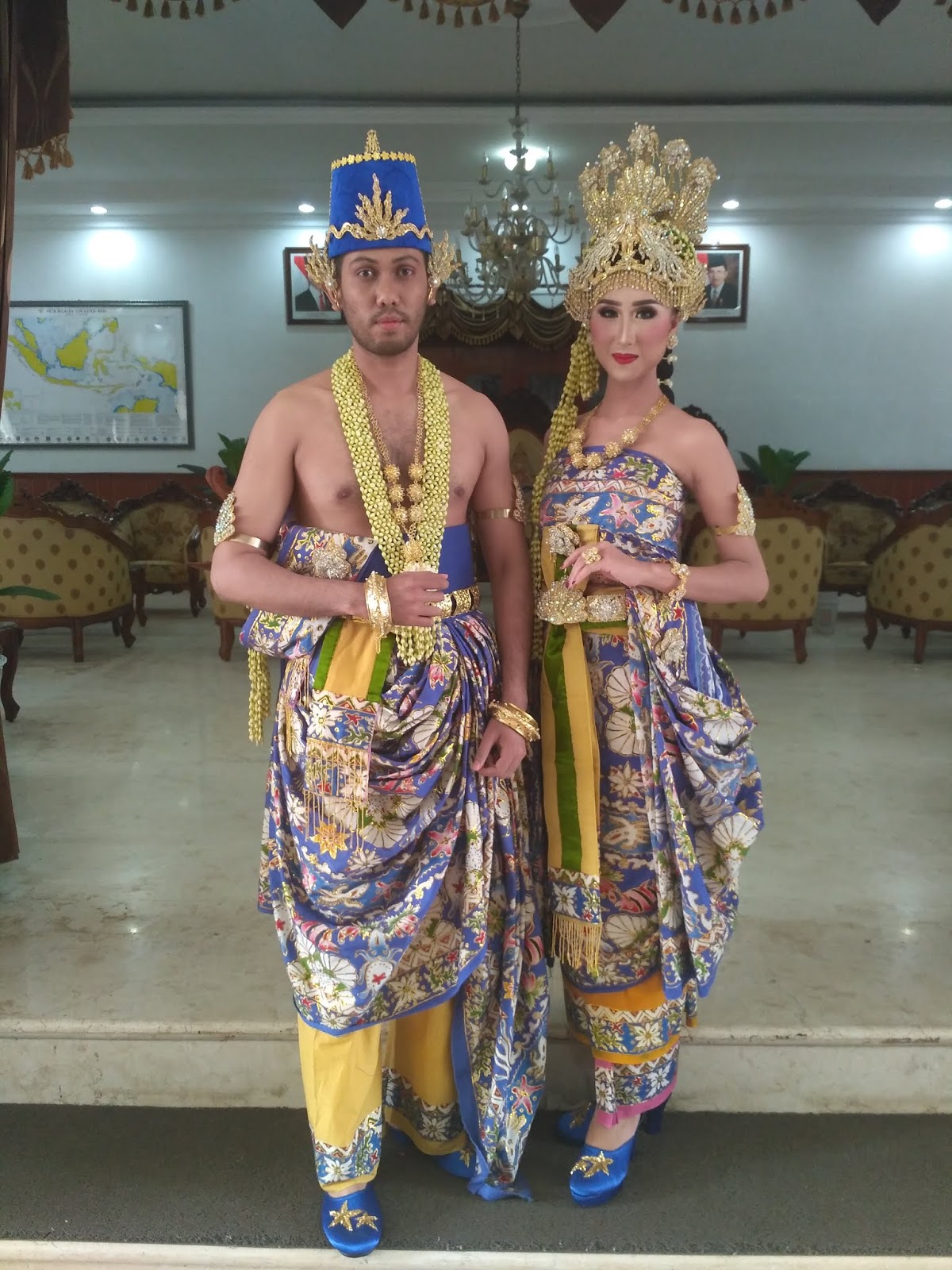 TATA RIAS PENGANTIN TRENGGALEK, JAWA TIMUR