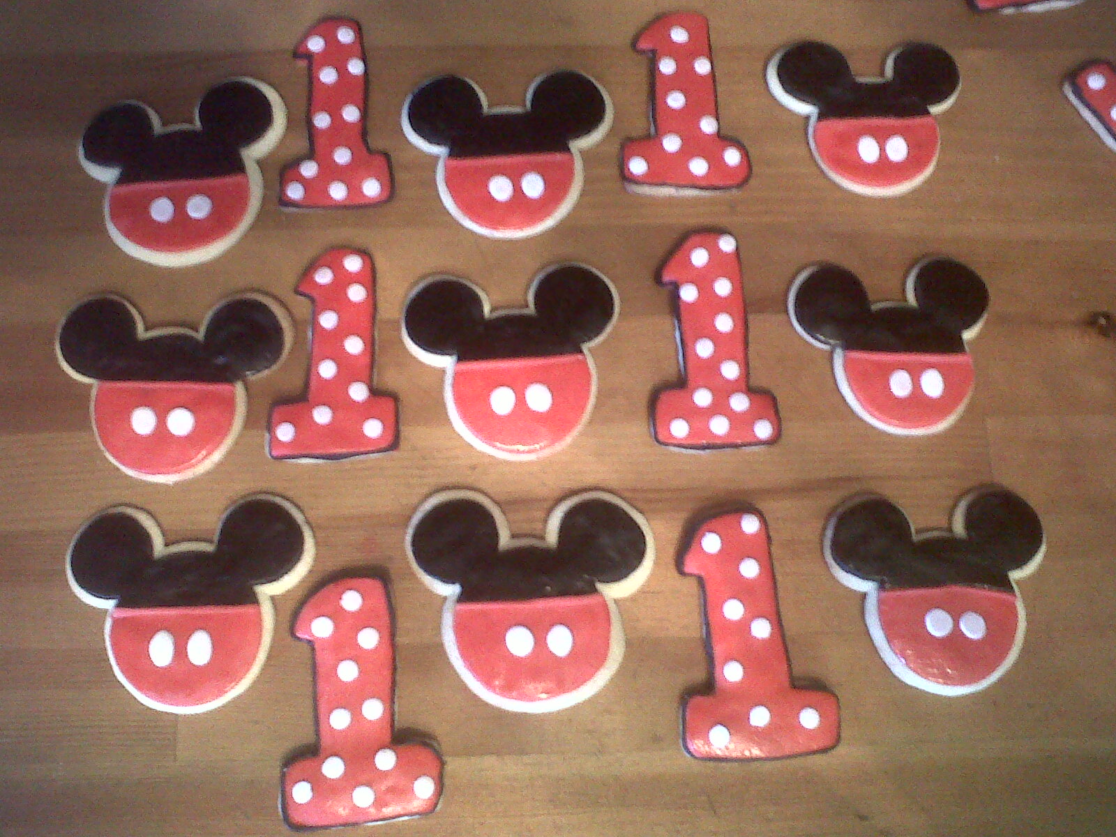 Jayme's Cakes: Mickey Mouse Cookies
