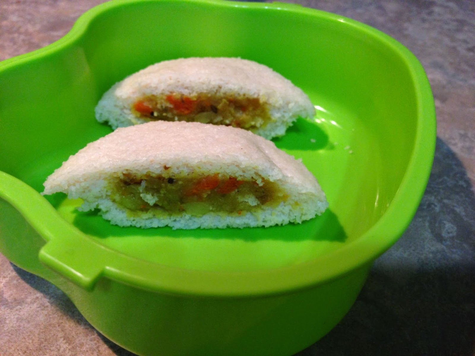 Sarita's Kitchen Blog: stuffed Idli sandwich