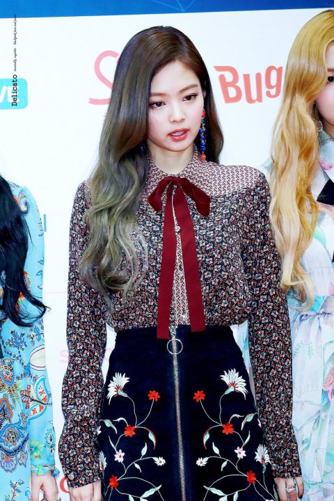 JENNIE'S FIGURE - BlackPinkbuzz