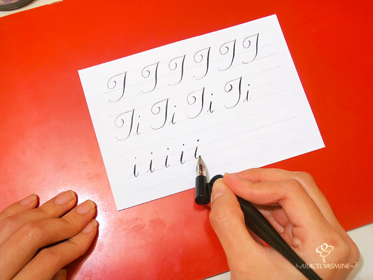 Caligrafía copperplate, ¿cómo escribir la letra I? | Aracelyasmine ...
