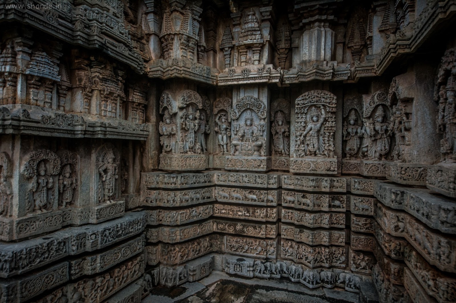 SHANDE: Lakshminarayana Temple at Hosaholalu near K.R. Pete