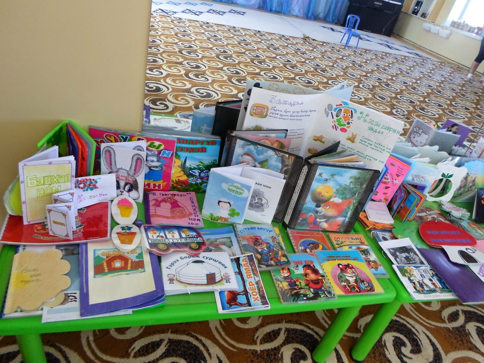 ААВ ЭЭЖ ХҮҮХЭД ХАМТЫН БҮТЭЭЛ НОМ ХИЙВ Орхон аймаг Дэгдээхий цэцэрлэг