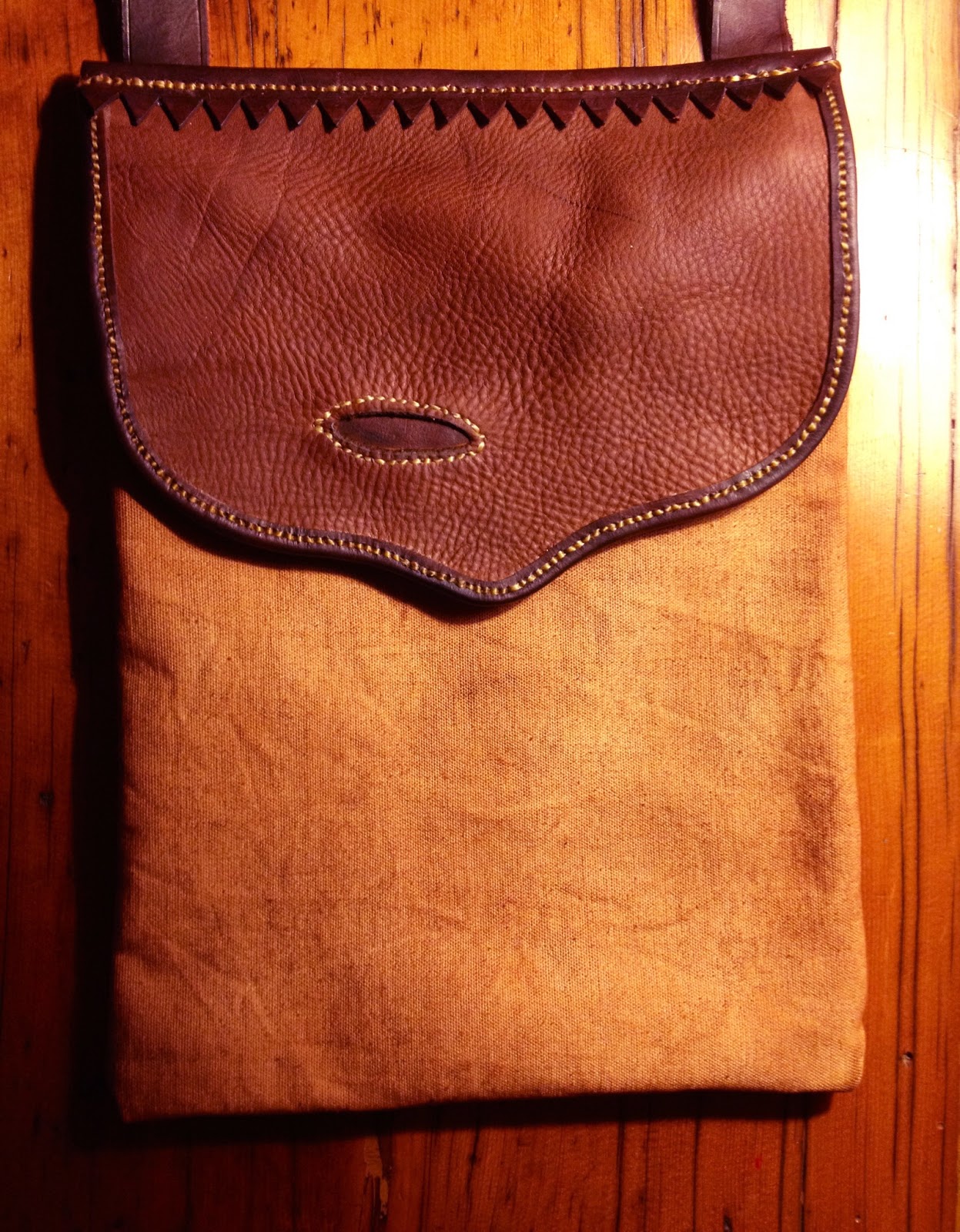 Contemporary Makers: Hunting Bag by Harry Hawthorne with Powder Horn by ...