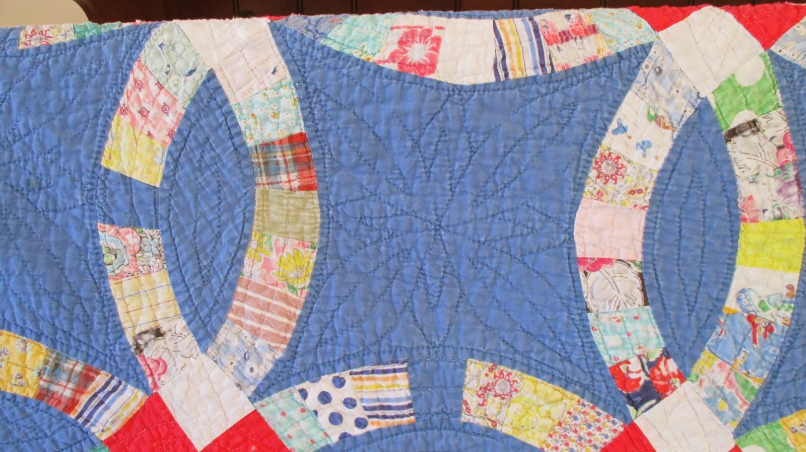 The Literate Quilter: Vintage Blue Double Wedding Ring Rescue