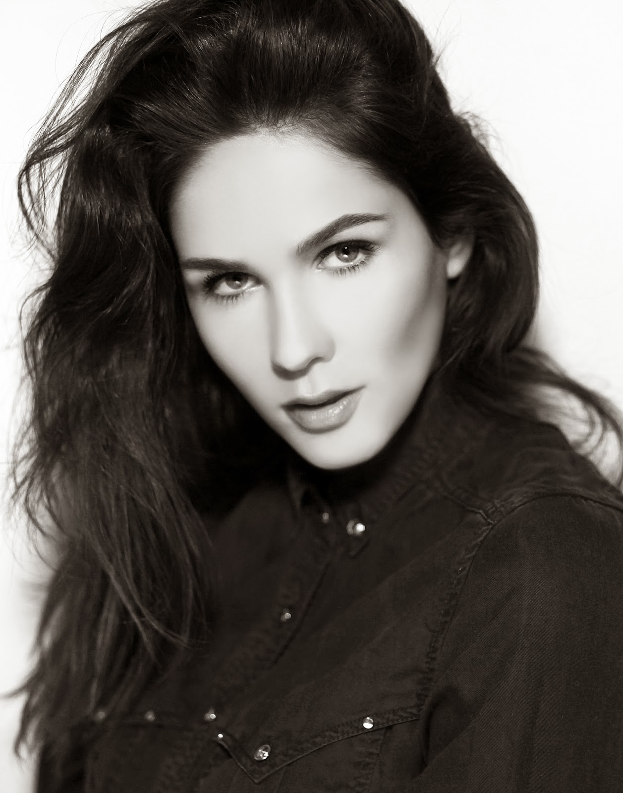 MAJOR MODEL WOMEN: Nicola Minarikova shot by Damon Hall Booth