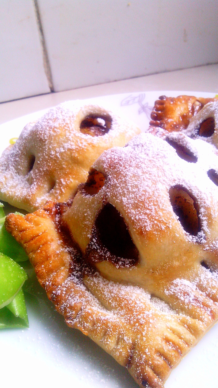 NUTMEG APPLE CAGES / Nairobi Kitchen