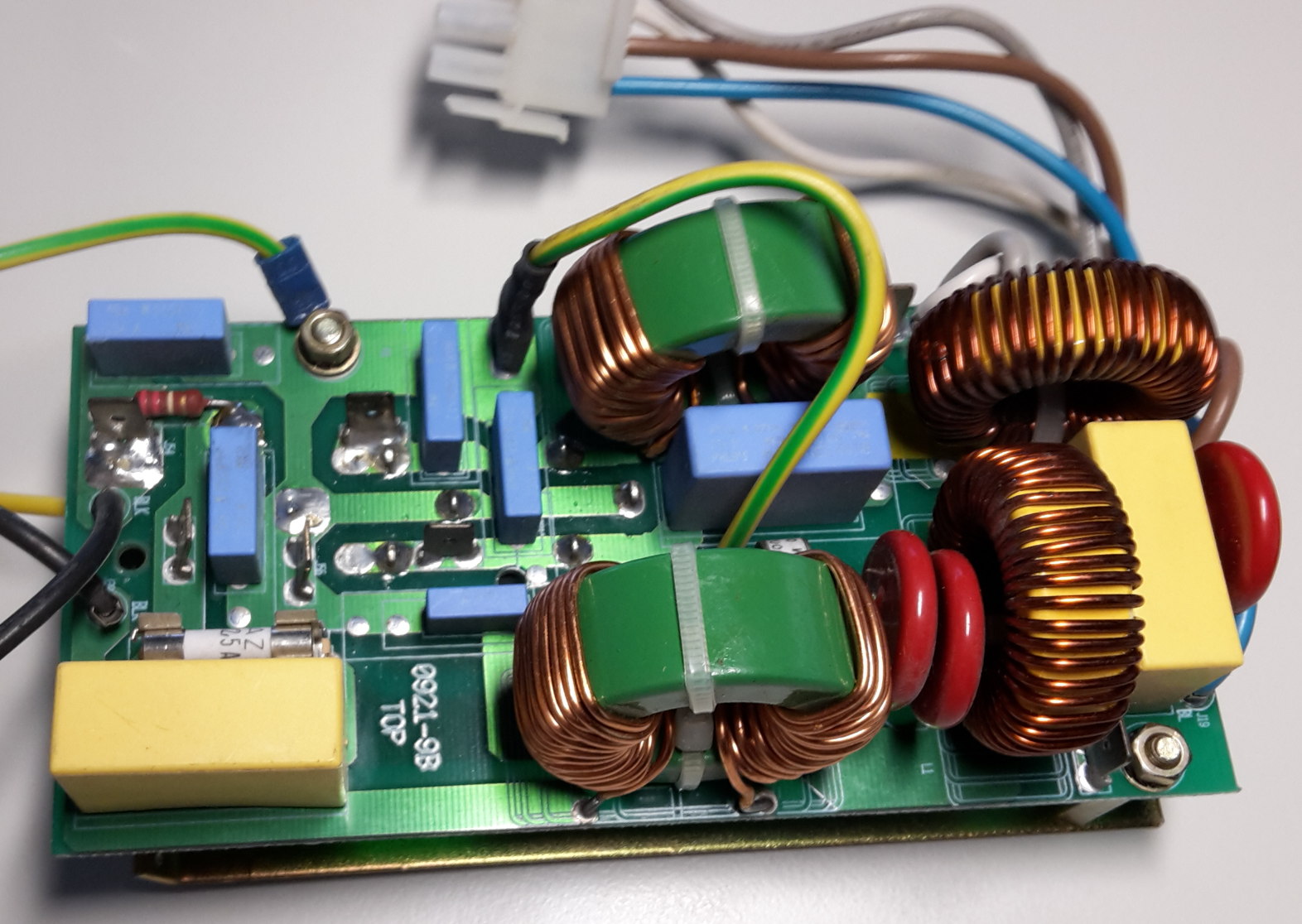 elektrotechnika a IT: Rozbor - sieťový filter z výkonnejšej UPS